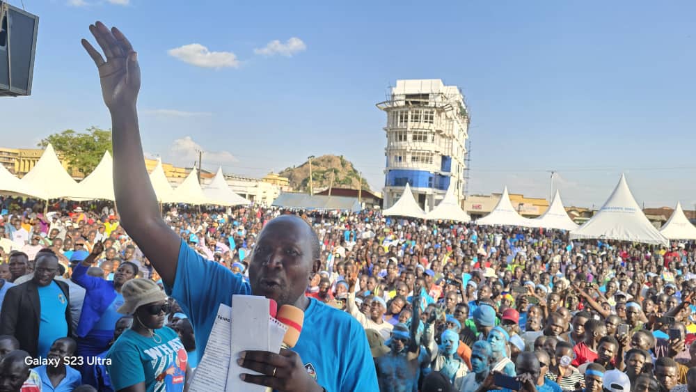Nathan-Nandala-Mafabi-speaking-to-the-people-of-Teso-at-Arrow-Square-in ...